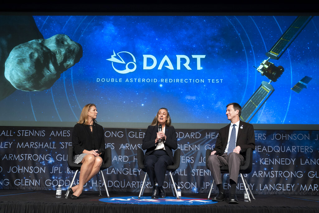 PHOTO GALLERY: Smashing success: NASA asteroid strike results in big ...